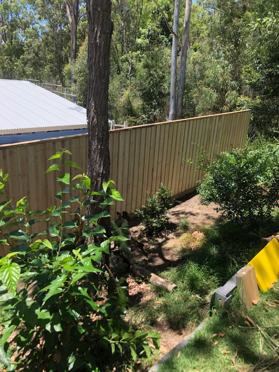 Timber Fencing - Synergy Fencing Services | Brisbane Fencing | Gold ...
