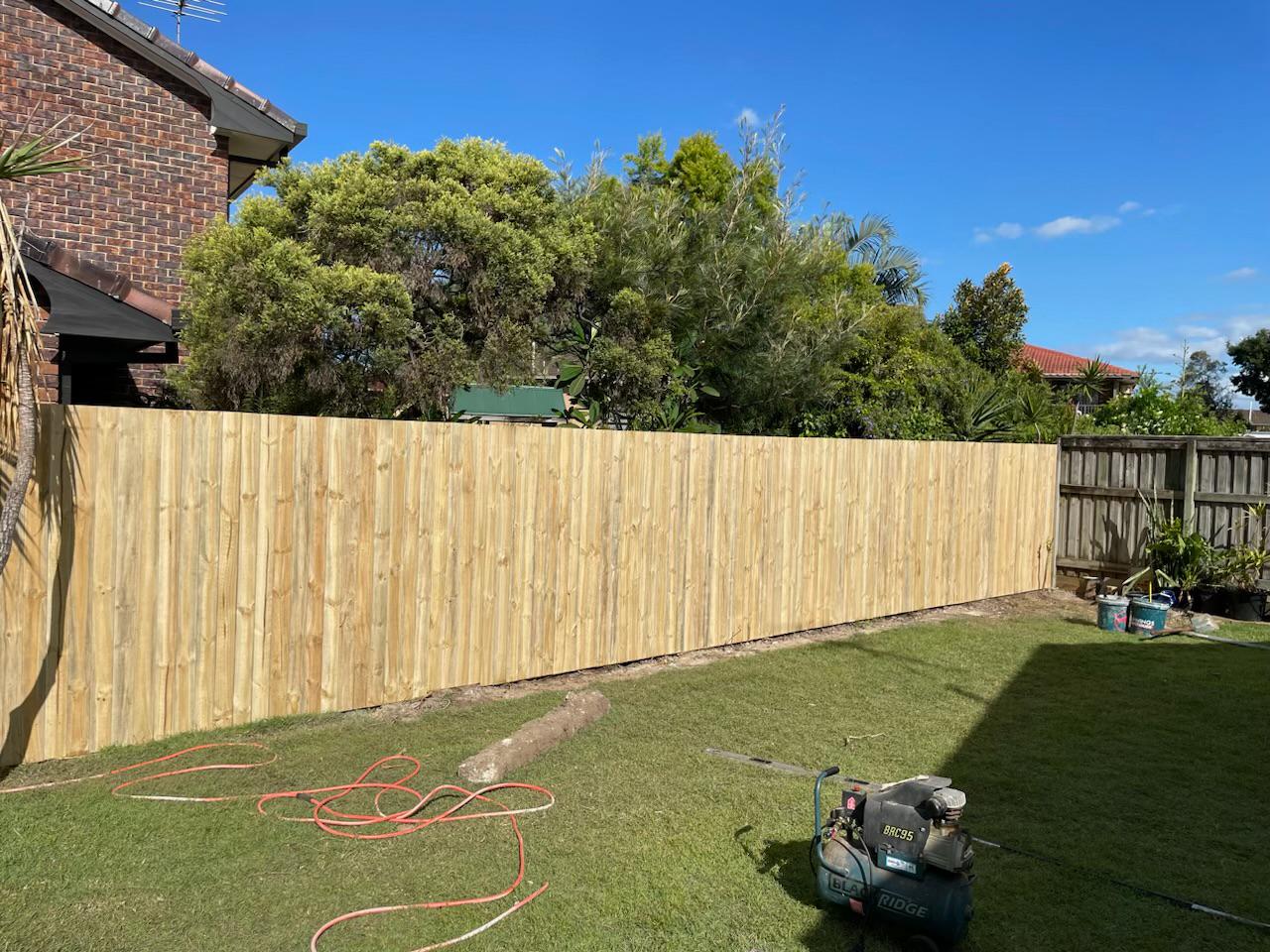 Timber Fencing - Synergy Fencing Services | Brisbane Fencing | Gold ...