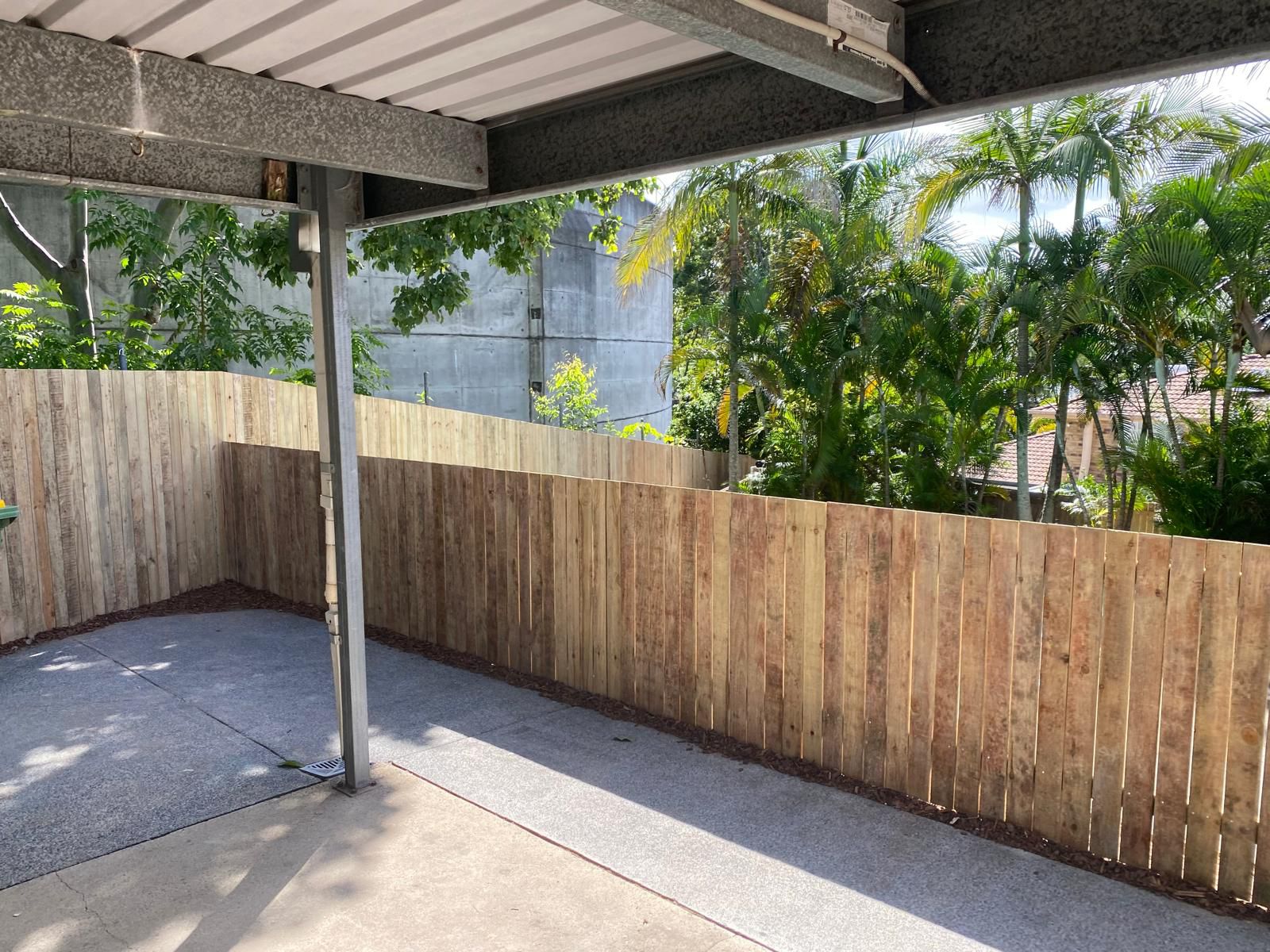Timber Fencing - Synergy Fencing Services | Brisbane Fencing | Gold ...